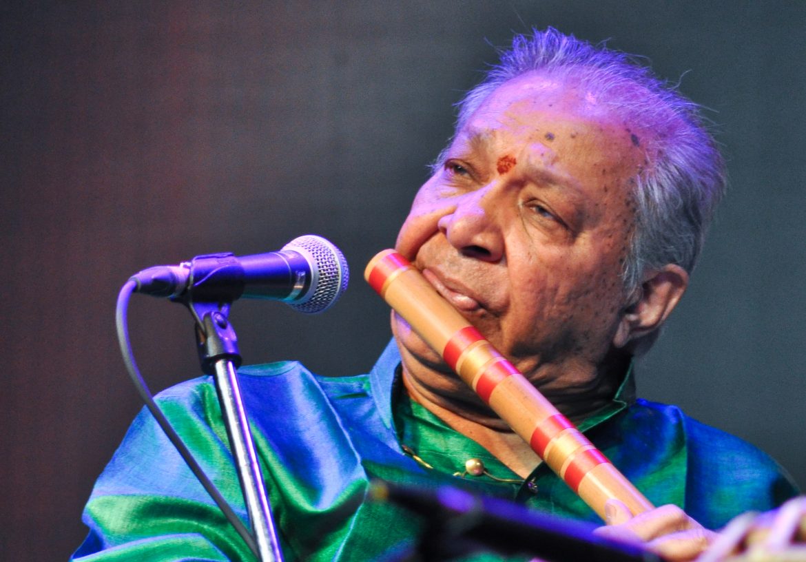 Pandit Hariprasad Chaurasia, Master of the North Indian bamboo flute ...