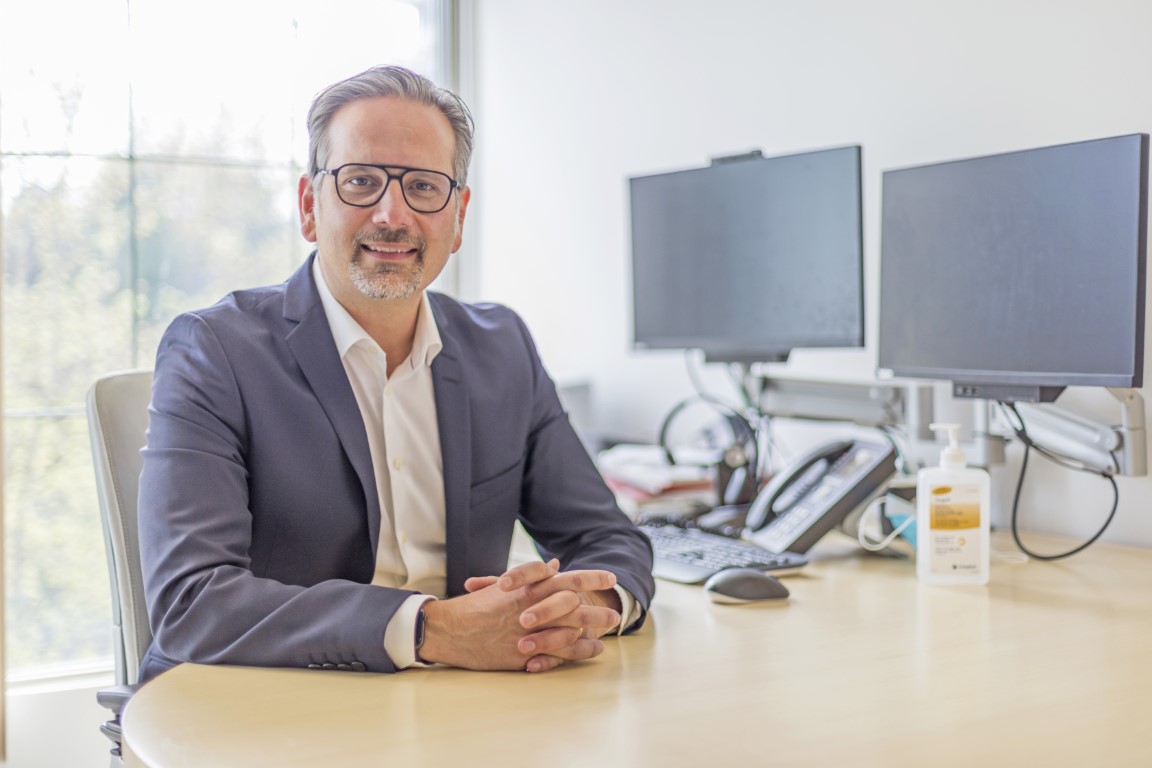DR. JASON HITKARI: AN INNOVATOR WITHIN THE FIELD OF FERTILITY TREATMENT ...