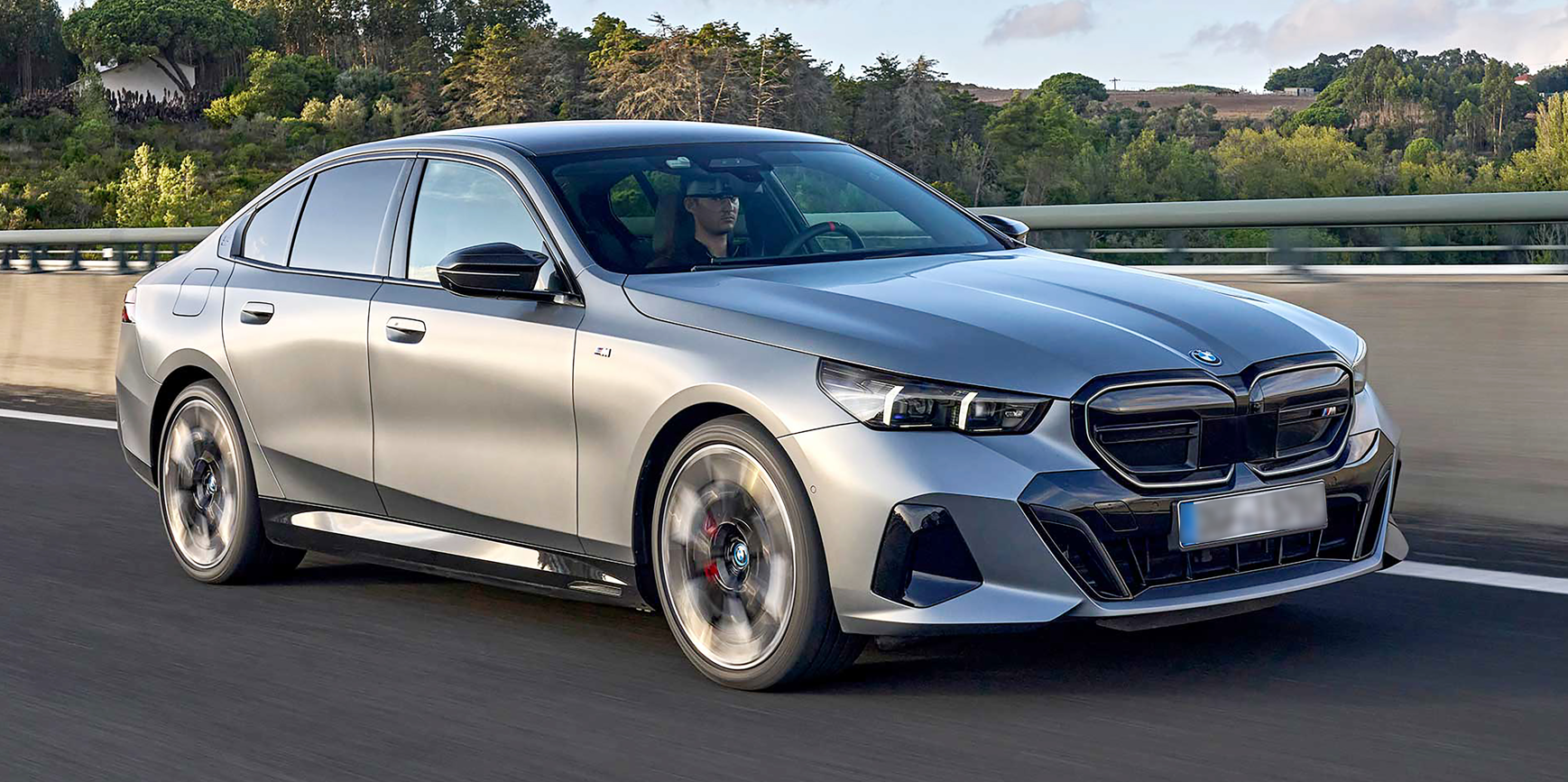 2025 BMW i5 xDrive40 Preview – Classic looks, Electric power - Drishti ...